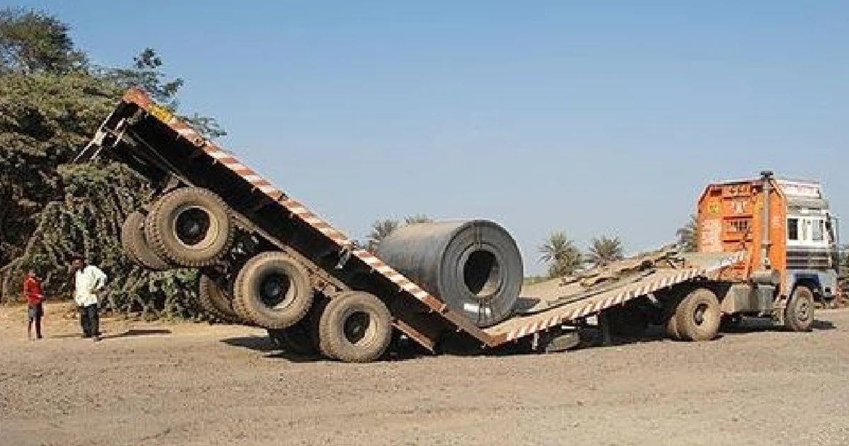 Does 'Idiots In Trucks' Count? - Extreme Truck Driving Fails