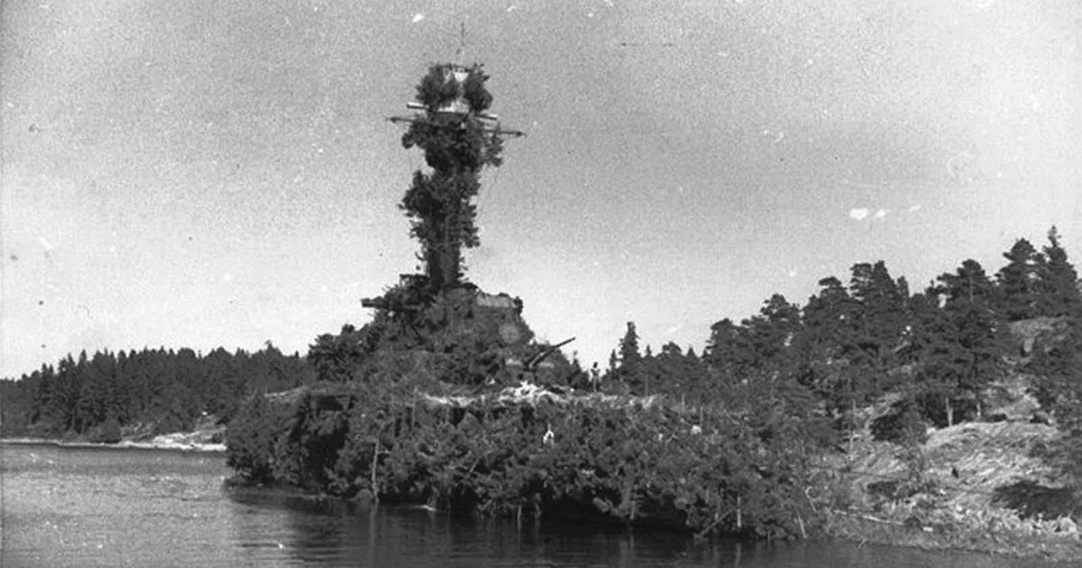 HNLMS Abraham Crijnssen - A Ship That Was Disguised As An Island During WW2