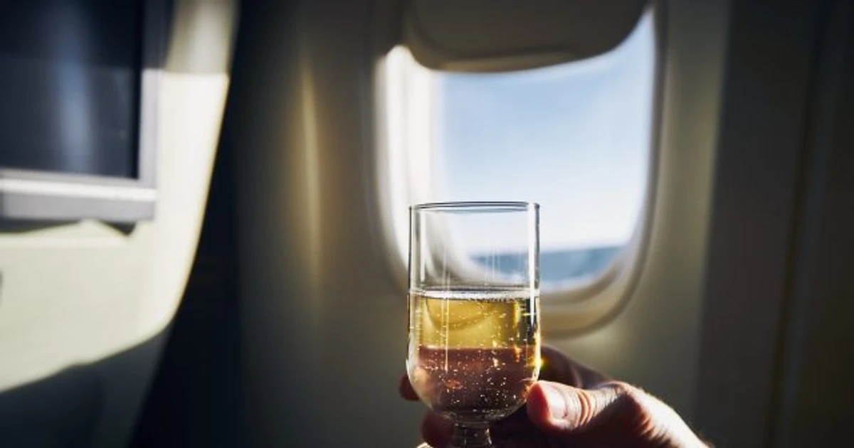 Southwest Airlines Resumes Alcohol Sales - Booz Is Back!