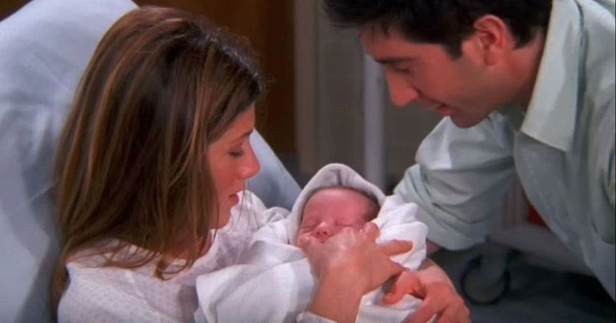 Elizabeth And Genevieve Davidson - The Twins Who Portrayed Emma In Friends